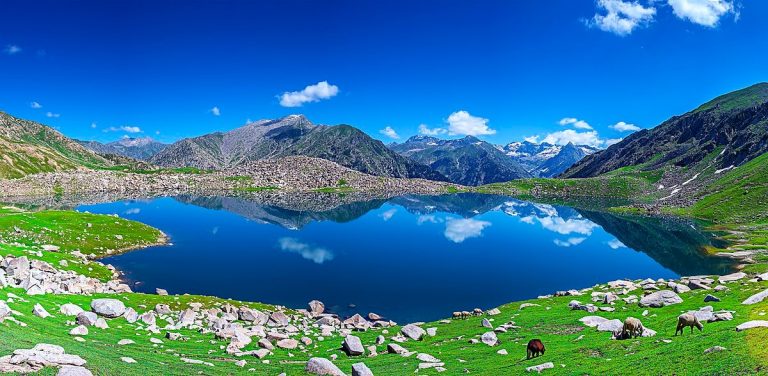Lakes in Pakistan | A Complete Guide To Beautiful Lakes