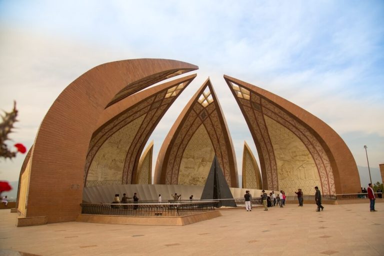 Pakistan Monument Islamabad – A Tribute to Our Brave Hearts | Traveler ...