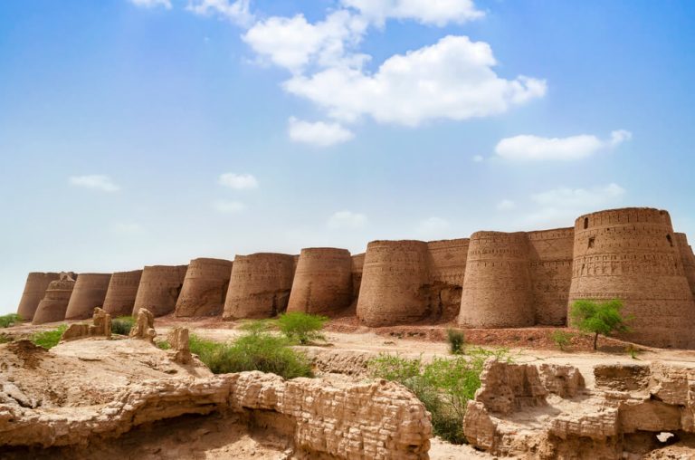 Derawar Fort | The Majestic Fort in the Cholistan Desert