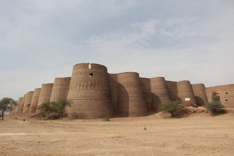 Derawar Fort | The Majestic Fort in the Cholistan Desert