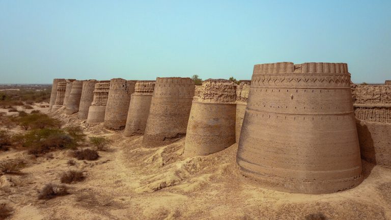 Derawar Fort | The Majestic Fort in the Cholistan Desert