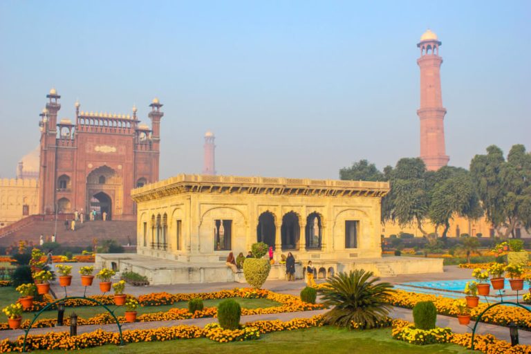 Hazuri Bagh Lahore | A Beautiful Tourist Place
