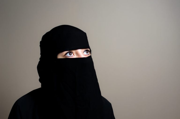 Burqa | The Beautiful Face Veil Emirati Women Wear