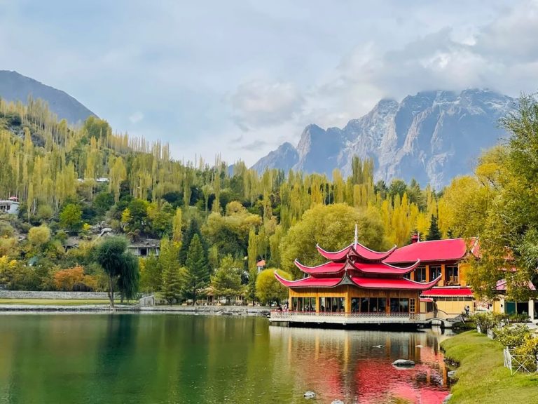 Shangrila Lake | Lower Kachura Lake in Skardu